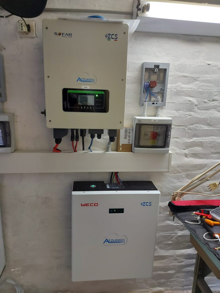 Inverter 5 kWp + Sistema di accumulo Weco 4,95 kWh . - Green Solution